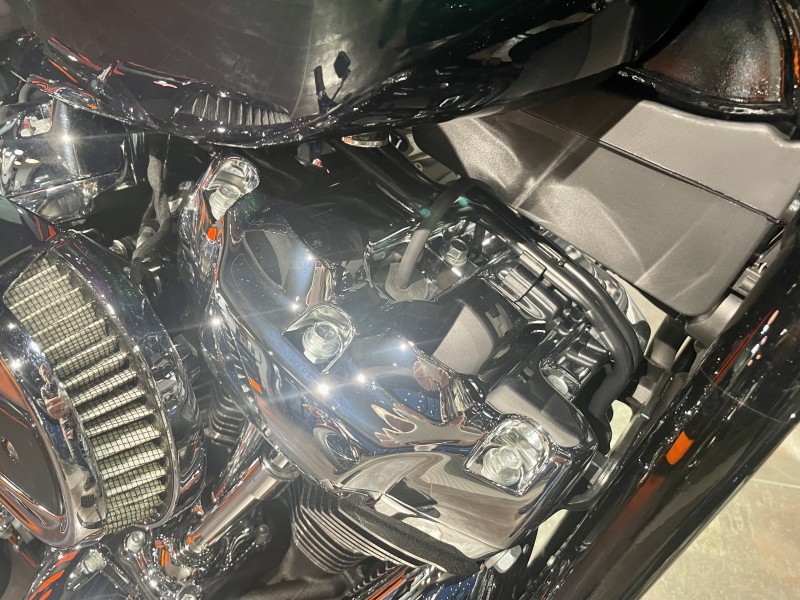 SORRY I'M SOLD! - MY21 BREAKOUT SNAKE VENOM EDITION - Horsham Harley ...